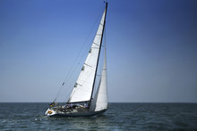 Small Sloop Sailboat Free Stock Photo - Public Domain Pictures
