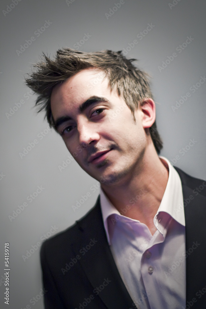 jeune cadre dynamique souriant séducteur en costume Stock Photo | Adobe ...