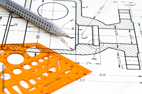 Technische Zeichnungen erstellen Stock-Foto | Adobe Stock