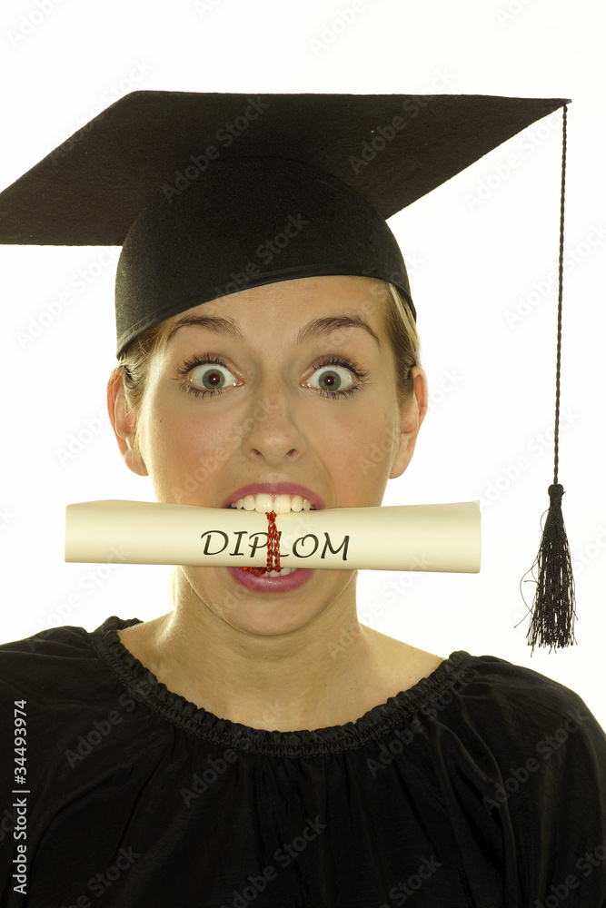 Stock-Foto „Junge Frau mit Diplom im Mund“ | Adobe Stock