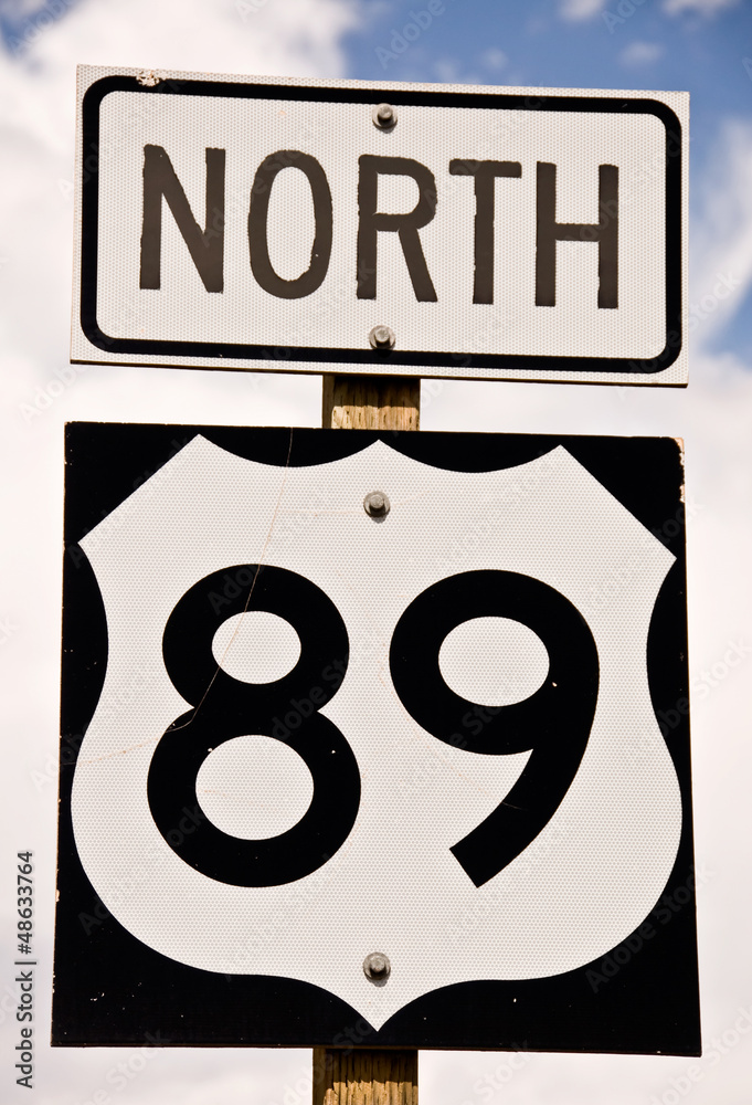 Panneaux de la circulation aux USA Stock Photo | Adobe Stock