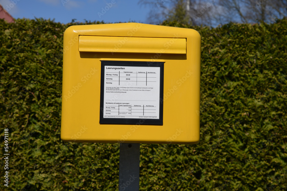 Stock-Foto „Briefkasten, Briefe, Post, Kastenleerung, Postbote ...