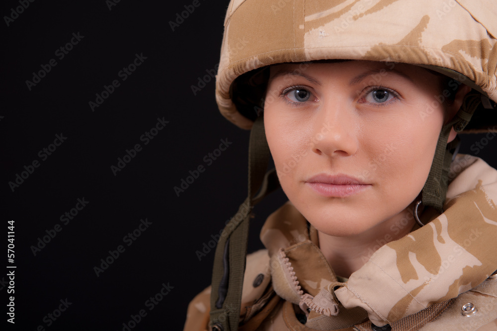 Foto de Stock Portrait Of Female British Soldier | Adobe Stock