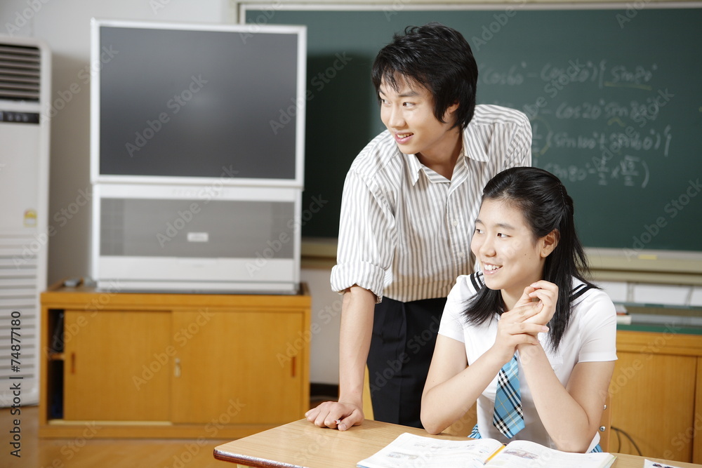 고등학교 교실 안 선생님 Stock Photo | Adobe Stock