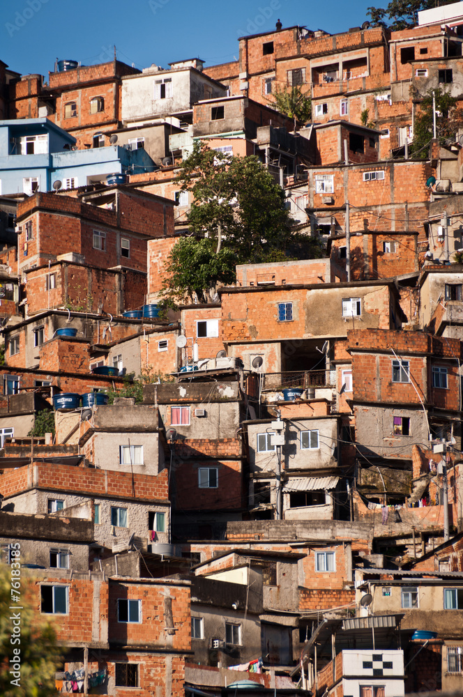 Foto Fragile Residential Constructions of Favela in Rio de Janeiro do ...