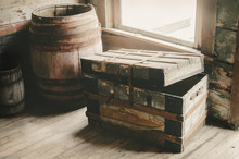 Old Antique Shipping Trunk Free Stock Photo - Public Domain Pictures
