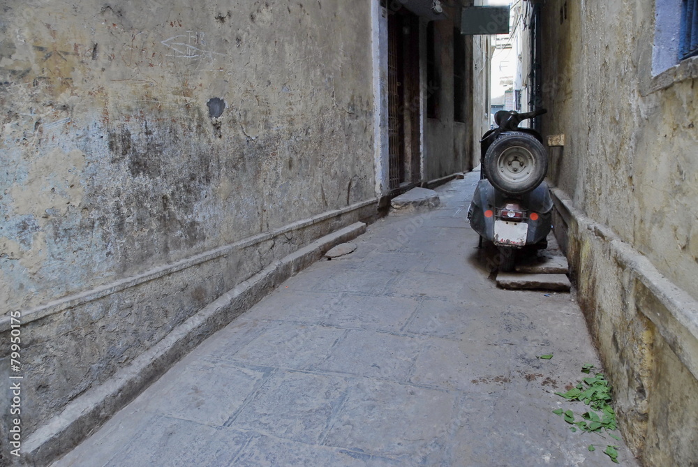 Gali (narrow pedestrian alleyway) in Varanasi, India. Stock Photo ...