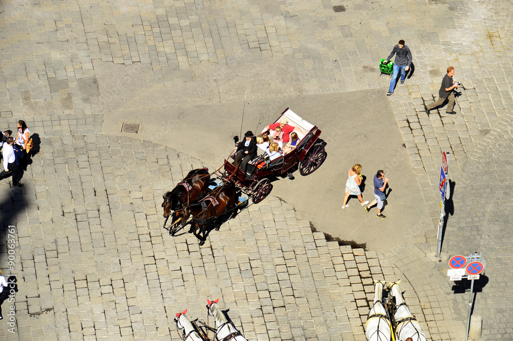 Stock-Foto „Wiener Fiaker am Stephansplatz“ | Adobe Stock