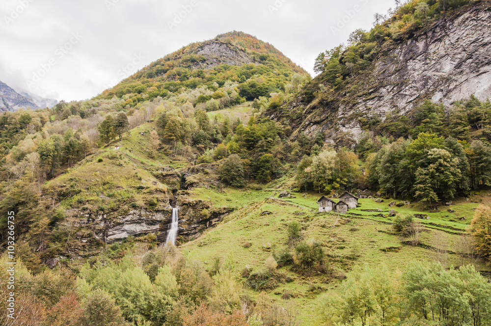 Peccia, Dorf, Maggiatal, Maggia, Fluss, Valle Maggia, Steinhäuser, Alm ...