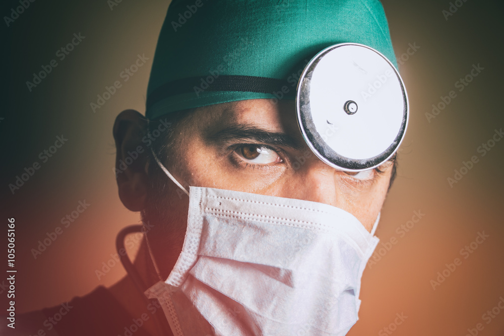 Doctor Head Mirror. Physician wearing scrubs, surgical mask and head ...