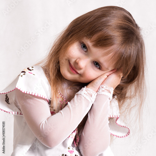 It is unrealistic to beautiful little girl,fantastically beautiful ... It is unrealistic to beautiful little girl,fantastically beautiful ...