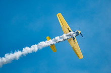 Inverted Harvard Aerobatic Display Free Stock Photo - Public Domain ...