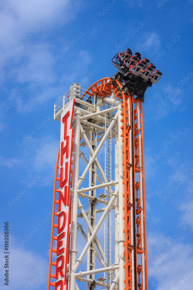 Photo Stock Thunderbolt roller coaster in the Coney island Luna Park ...
