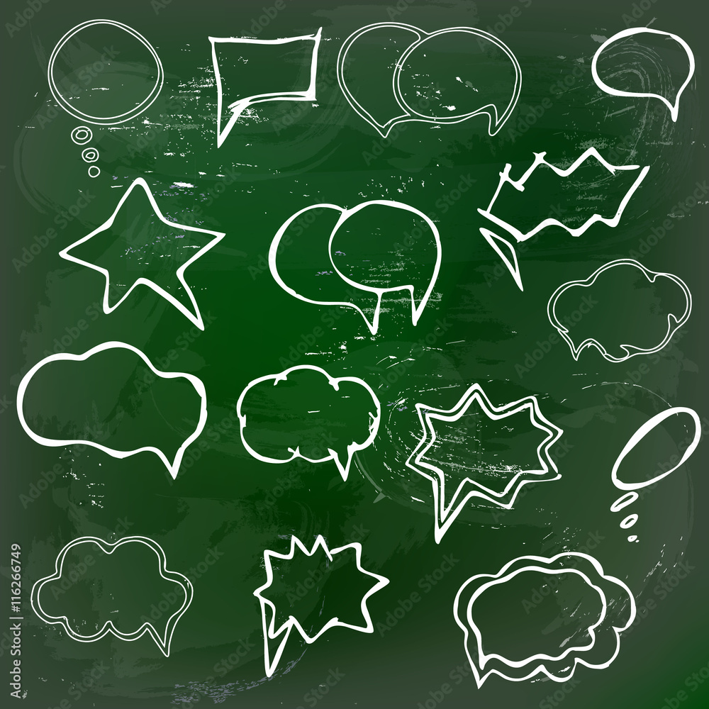 Sammlung von Hand gezeichneten Sprechblasen auf der grünen Tafel Stock ...