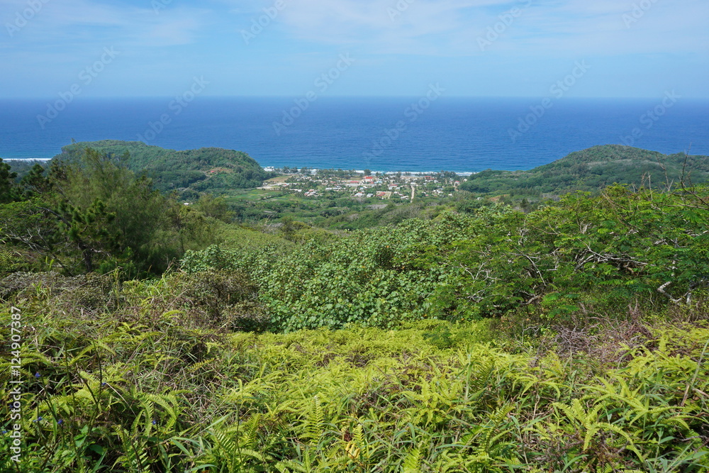 Photo Stock Viewpoint from the heights of the island of Rurutu with the ...