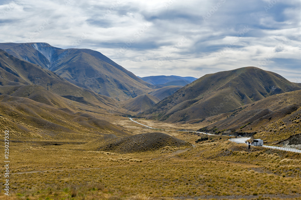 Photo Stock Scenic lookout of Lindis Pass on State Highway 8 (Tarras ...