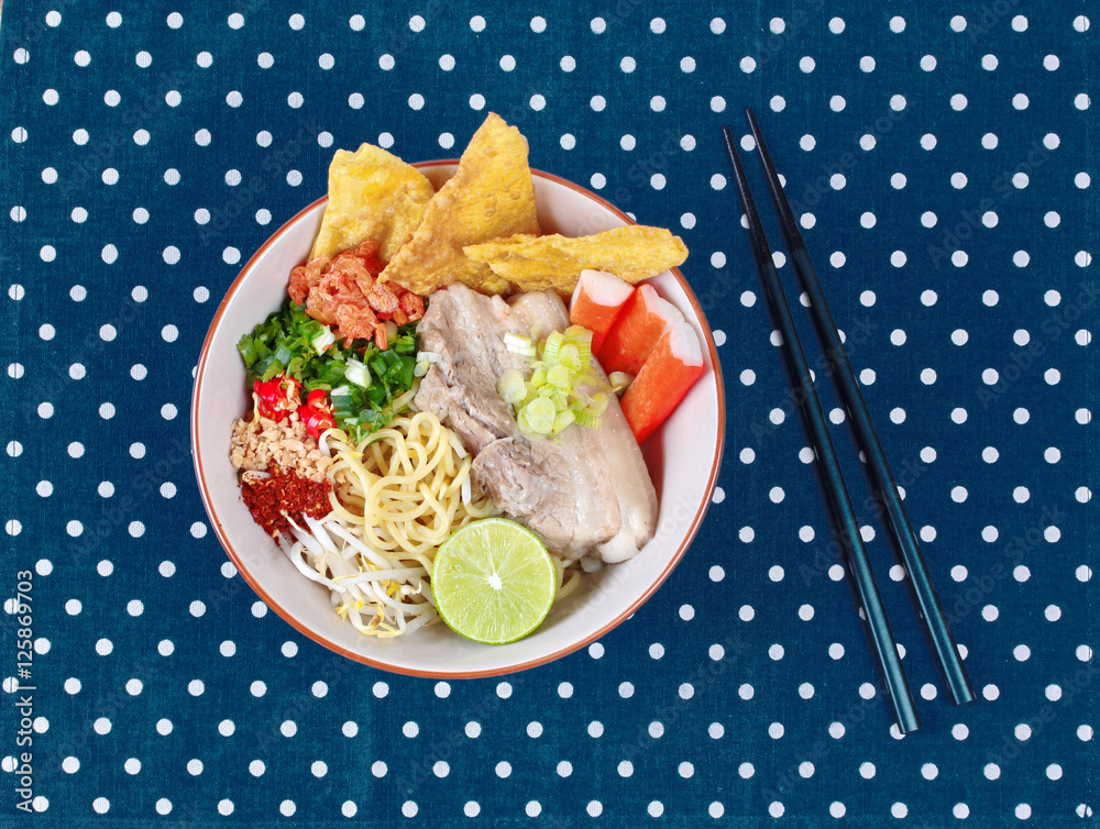 ภาพถ่าย Stock Spicy sour Ramen (Japanese noodle) soup as "tom yam ...