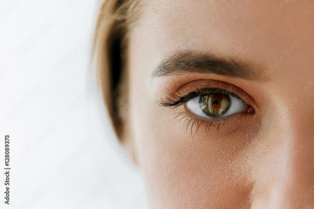 Closeup Of Beautiful Girl Eye And Eyebrow With Natural Makeup Stock ...