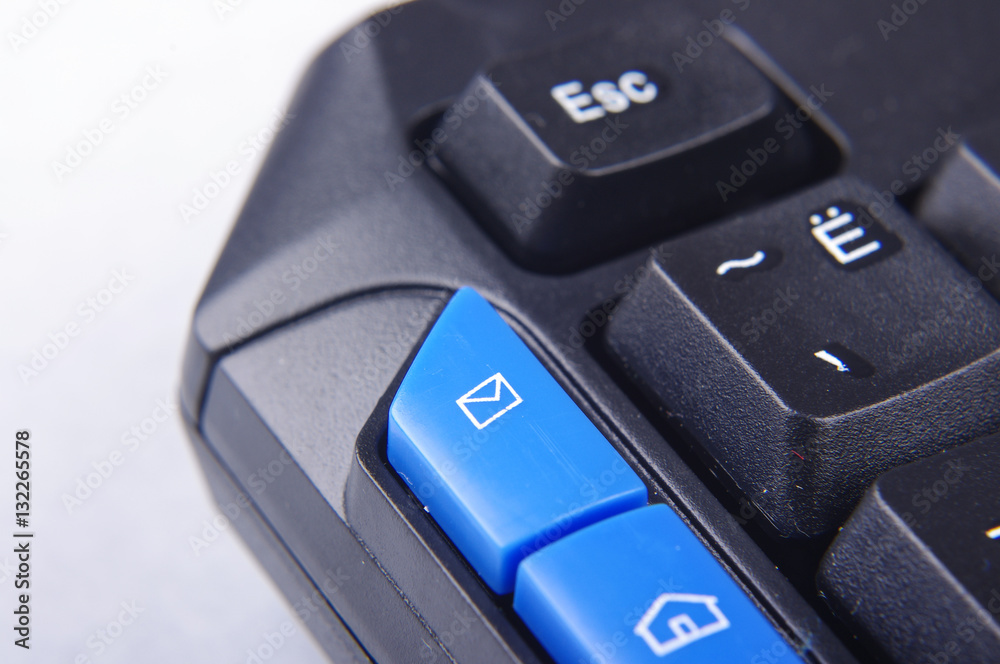Stock-Foto „Email shortcut on the keyboard“ | Adobe Stock