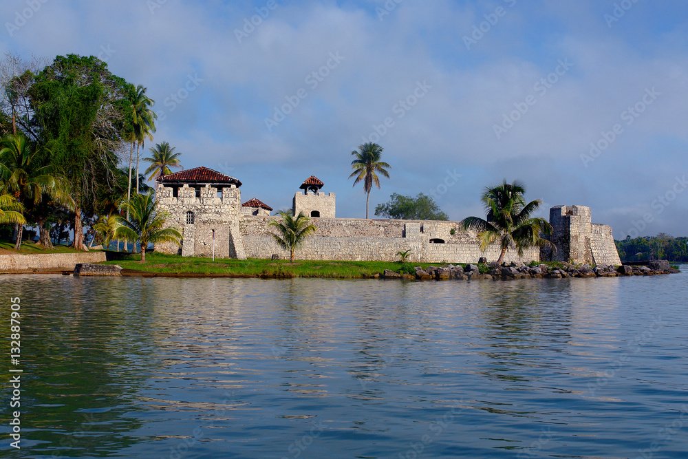 Spanish colonial fort, the Castillo de San Felipe de Lara on Rio Dulce ...