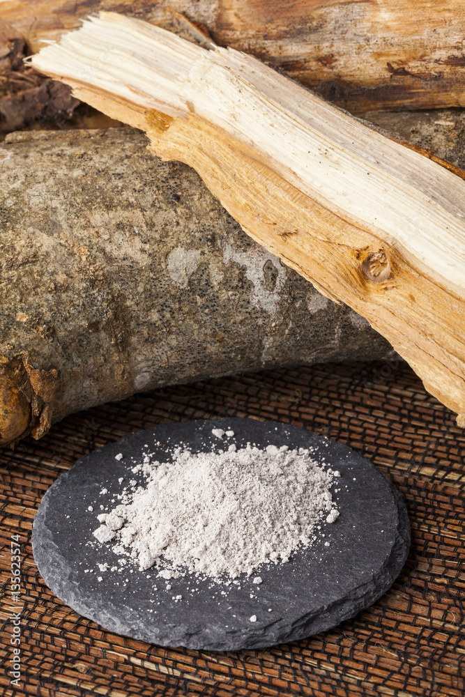 Foto Vibhuti (Bhasma) is used to denote the sacred ash which is made of ...