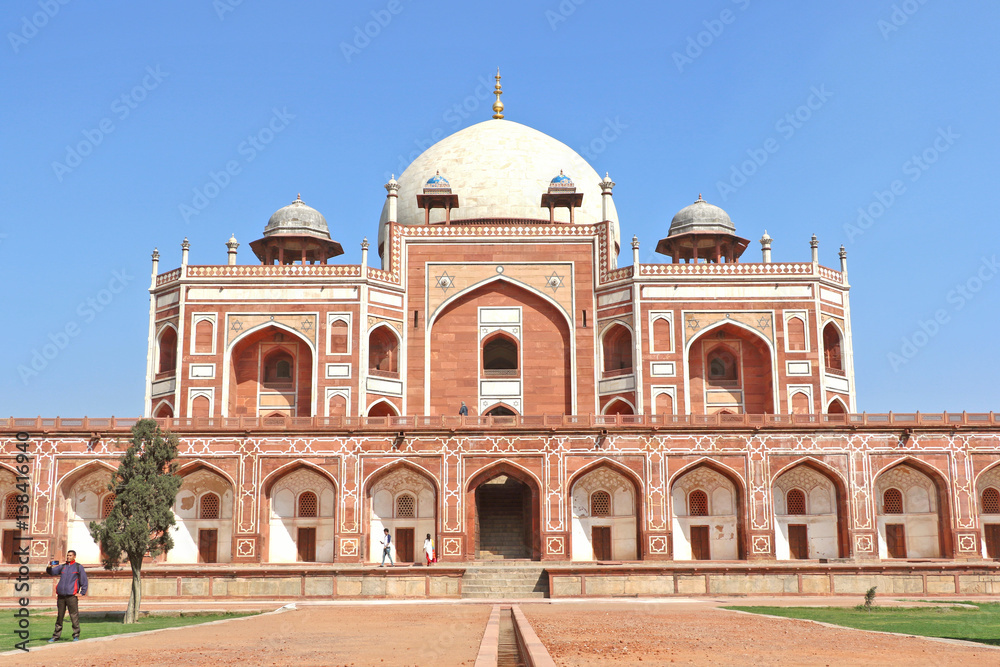 Foto de Stock Mughal Emperor Humayun tomb in New Delhi, India was ...