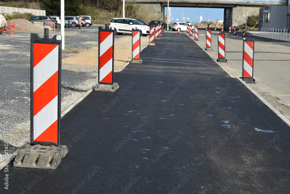 Balise de signalisation de chantier routier Stock Photo | Adobe Stock