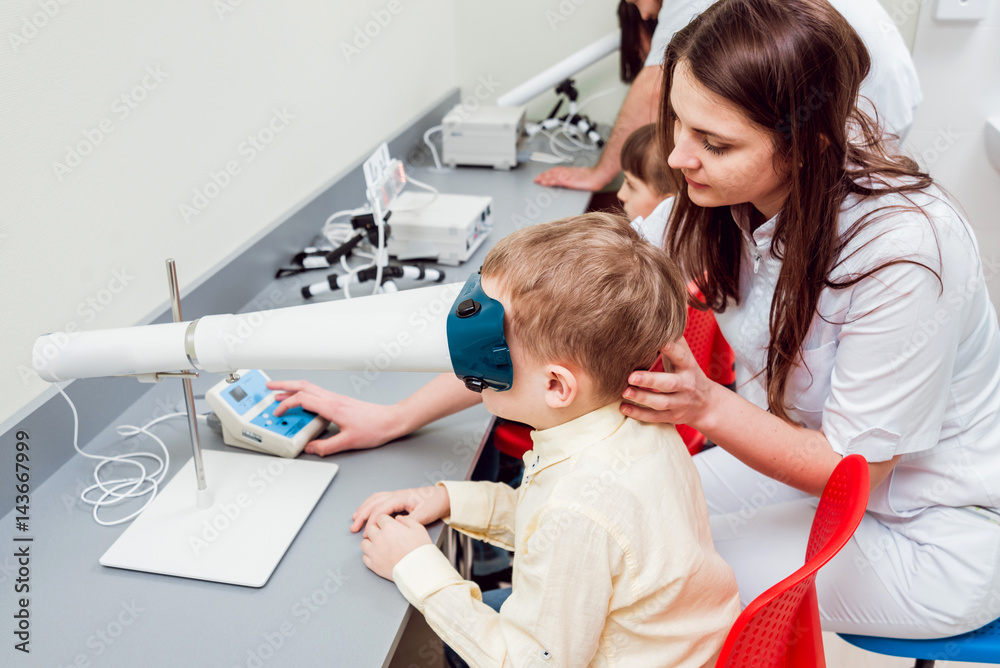 Orthoptics. Pleoptics. Doctor explains how to use ophthalmic equipment ...