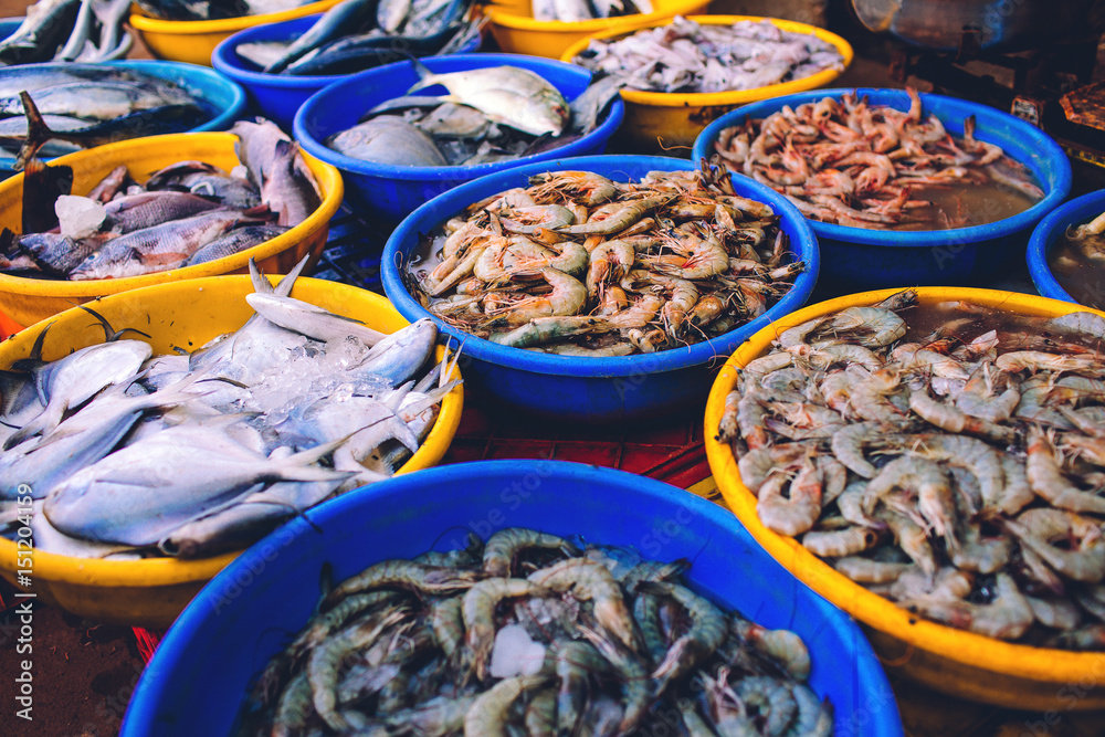 Goa - India-January 17 : fish auction in Goa wholesale fish market ...