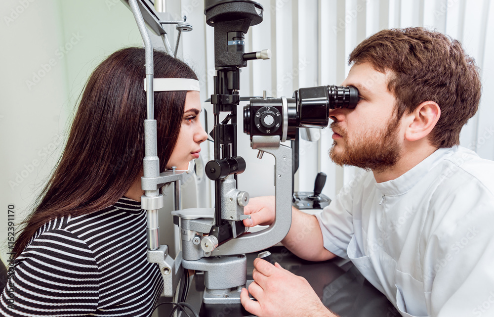 Slit lamp examination. Biomicroscopy of the anterior eye segment. Basic ...