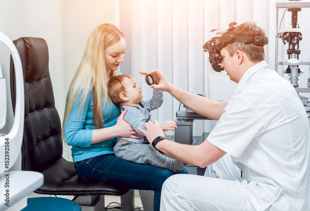 Indirect ophthalmoscope. Retinal examination. Fundoscopy. Child vision ...