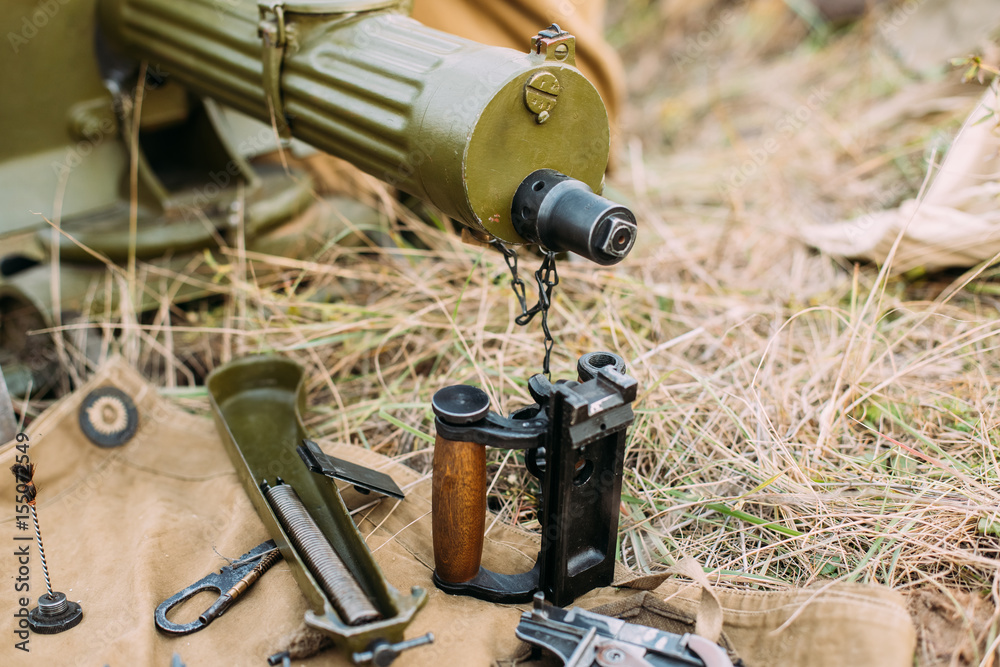 Foto Parts Of Disassembled Maxim's Machine Gun Model 1910 30. Pm M1910 ...