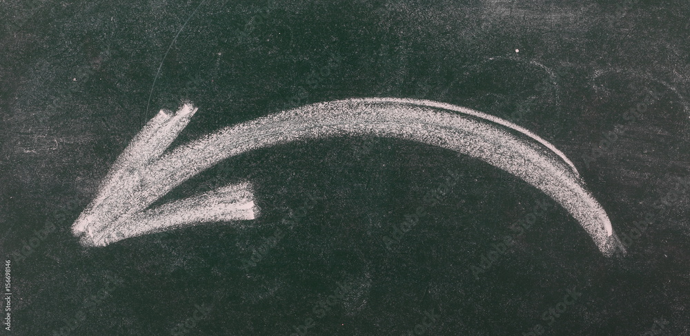 Curved arrow pointing to the left chalkboard, blackboard texture Stock ...