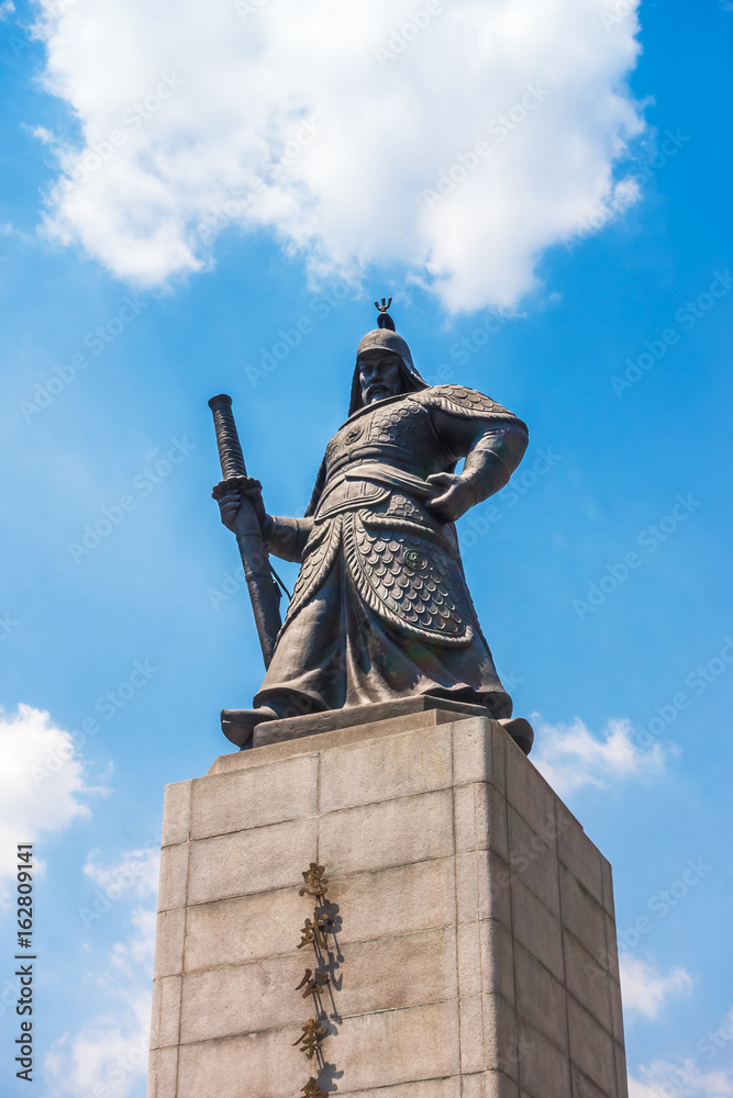 SEOUL, SOUTH KOREA - MAY 27, 2017: The statue of Yi Sun-Shin outside of ...
