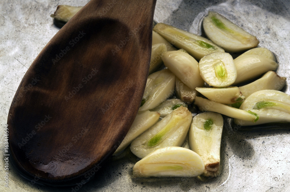 Allium sativum Ajo Чеснок Garlic Aglio Σκόρδο Česnek Knoffel kuchyňský Sarımsak ثوم Սխտոր ...