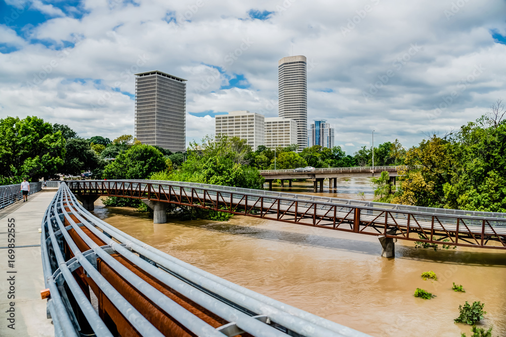 Photo Stock High and fast water rising in Bayou River from Rosemont ...