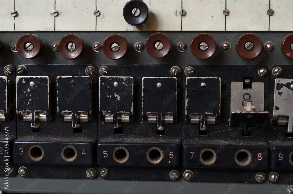 Soviet vintage military field telephone switchboard for 10 subscribers ...