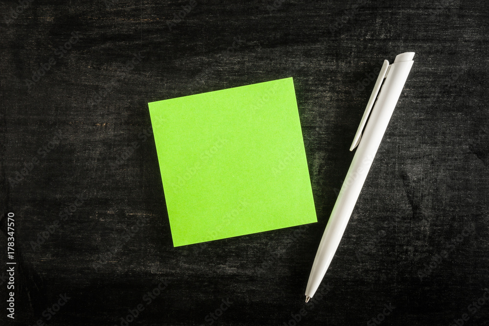 Empty place on the green sticky notes for a important ideas, plans ...