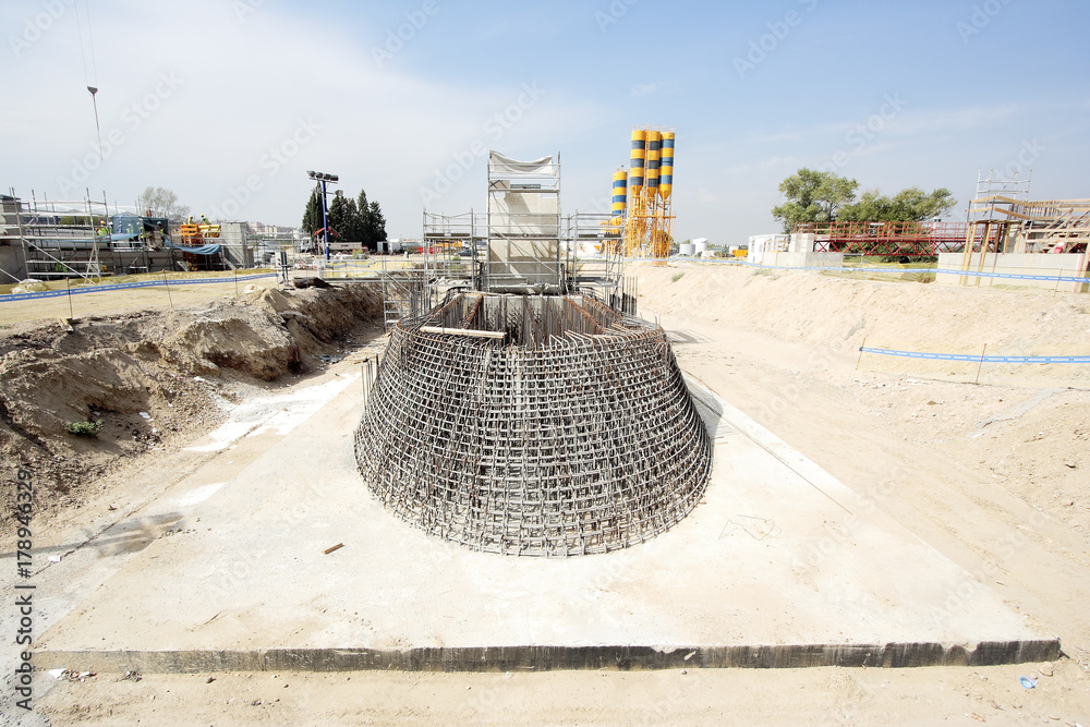 Proceso constructivo puente hormigón Stock Photo | Adobe Stock