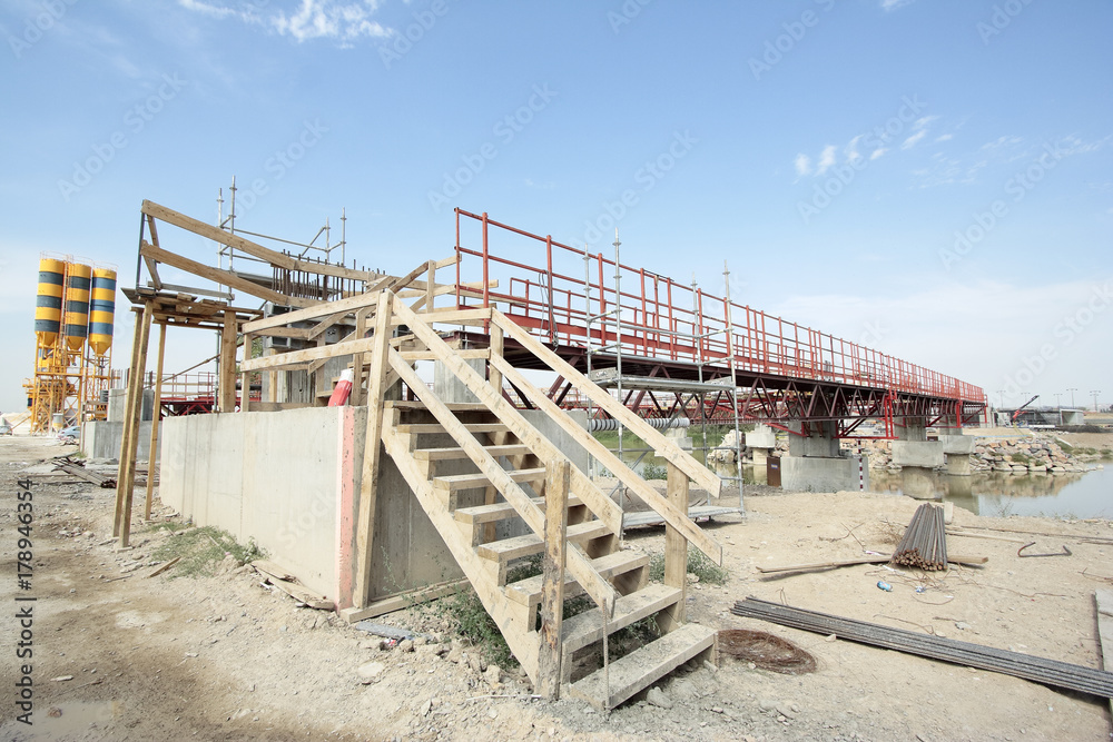 Proceso constructivo puente hormigón Stock Photo | Adobe Stock