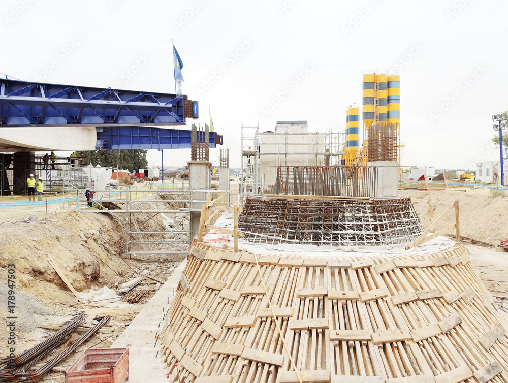 Foto Proceso constructivo puente hormigón do Stock | Adobe Stock