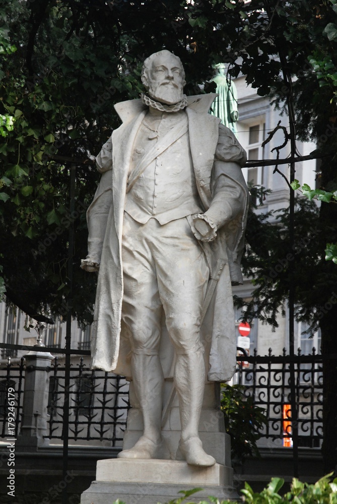 Parc du Petit Sablon : Statues de personnages célèbres (Bruxelles ...