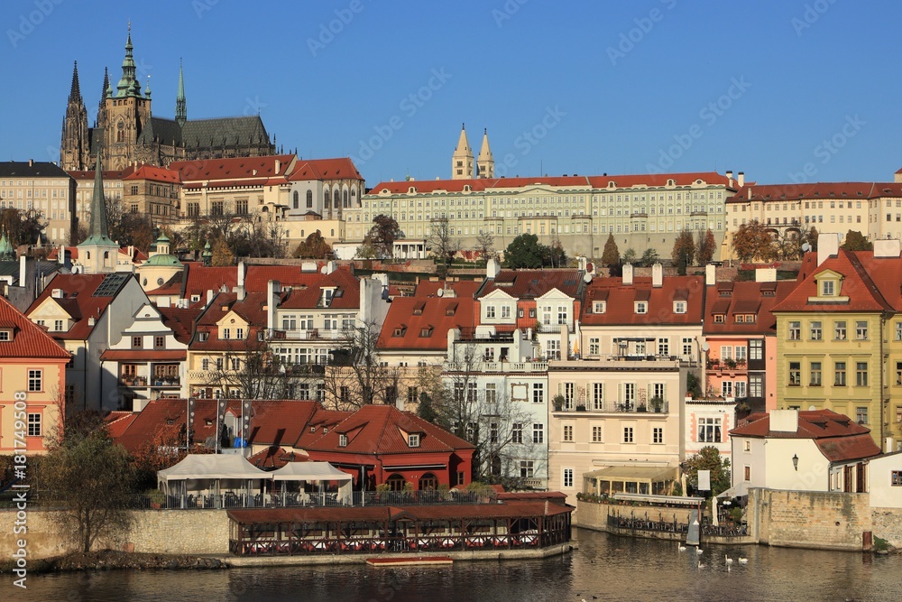 Prager Burg mit dem Veitsdom Stock Photo | Adobe Stock
