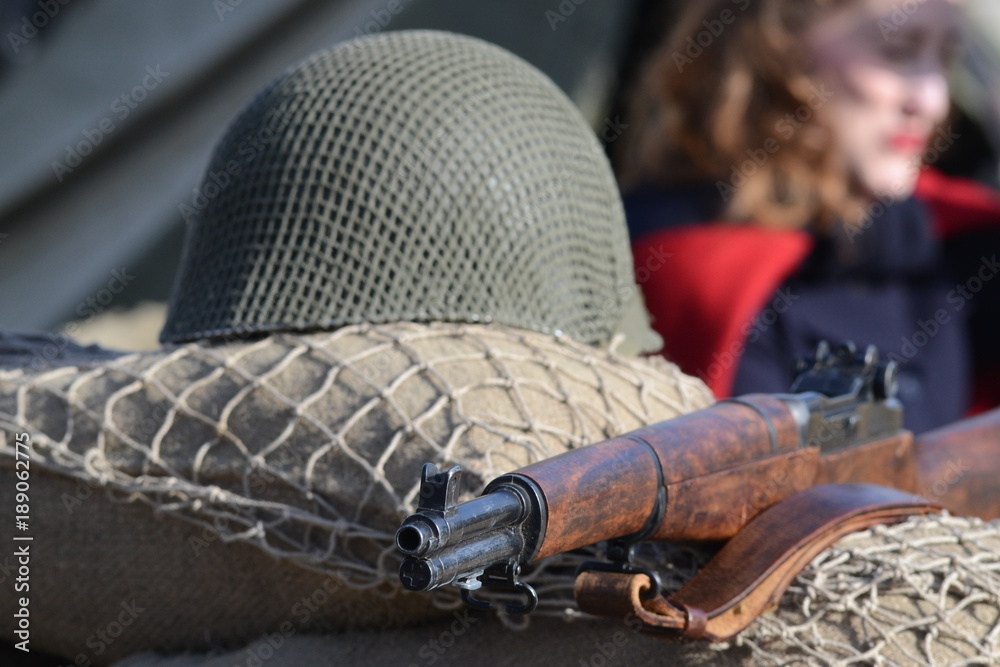 donna soldato in trincea Stock Photo | Adobe Stock