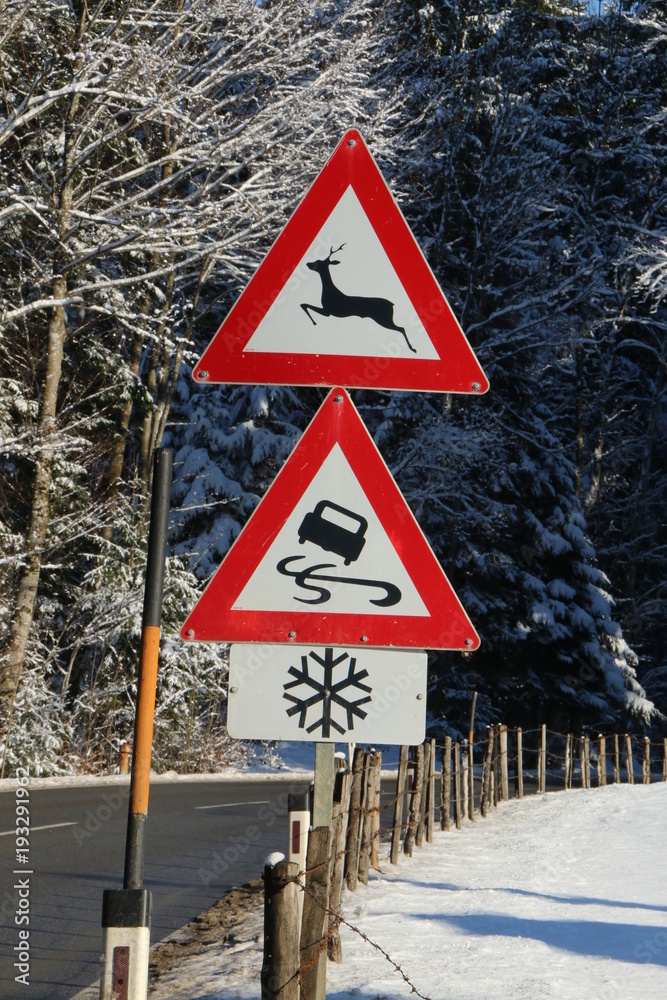 Stock-Foto „Traffic Signs, Verkehrsschilder, Glatteisgefahr ...