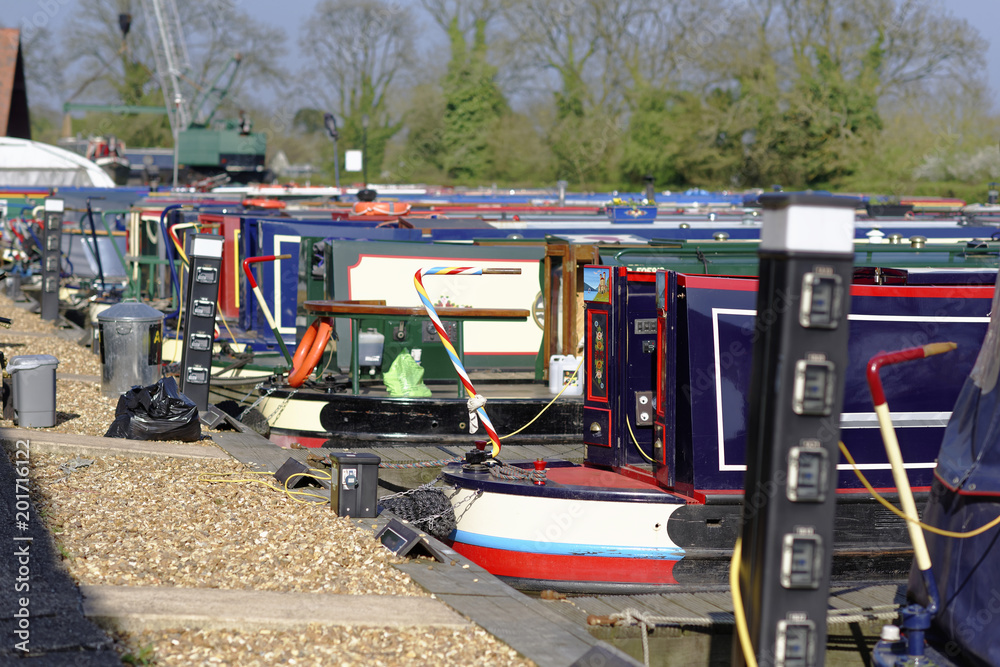 The amazing network of canals, junctions, locks and tunnels left over ...