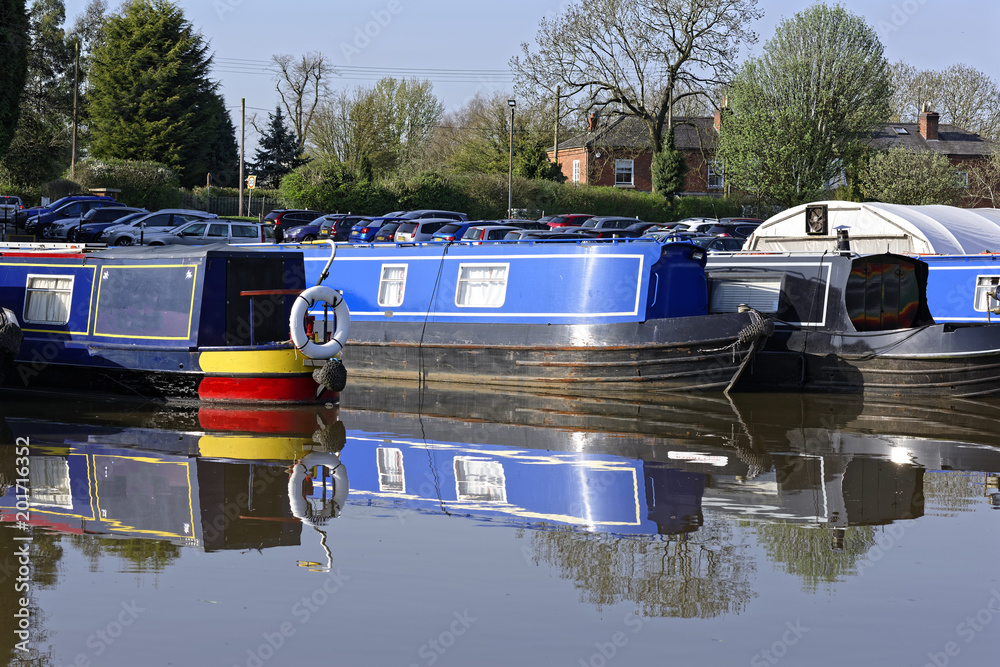 The amazing network of canals, junctions, locks and tunnels left over ...
