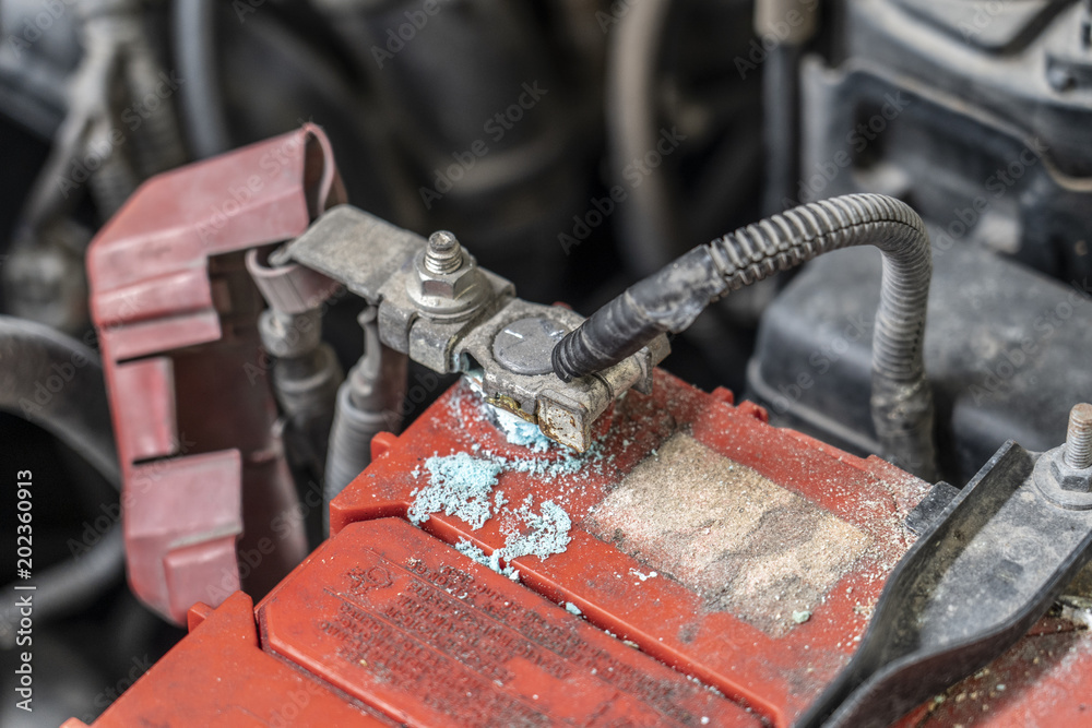 Corrosion build up on car battery terminals, Battery terminals corrode ...