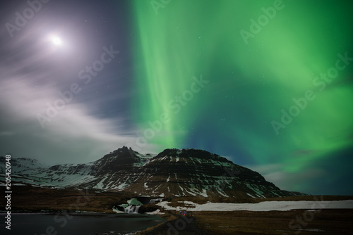 Aurora Borealis exploded on the mountain like the volcano eruption ...