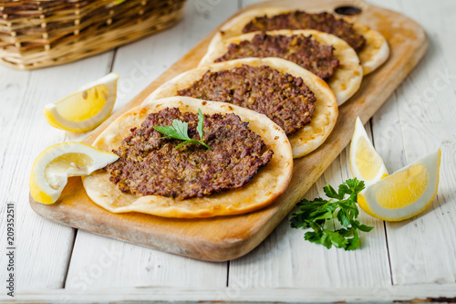 Lahmacun Lahmajoun Lahmajo Lahmajoon - Armenian meat pie / Armenian ...